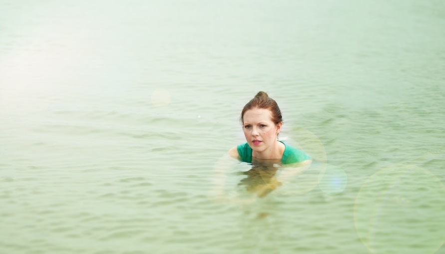 Grace Morrison shares rowdy and fun new single and video “Beer in a Teacup” – CYNX MAGAZINE